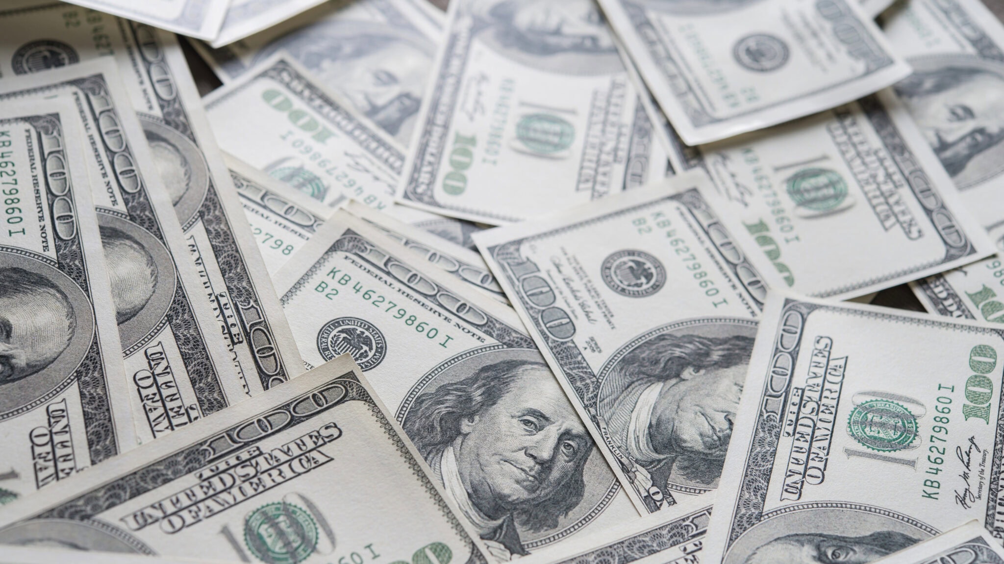 22 Things Rich People Think Are Normal (But Most Can’t Afford) - Dad is ...