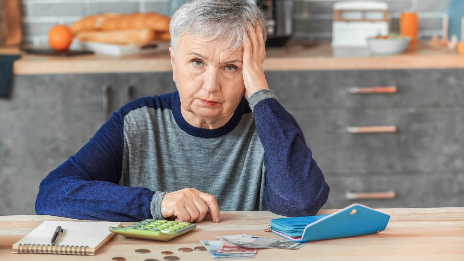 21 Reasons Why Poor People Stay Poor in America - Dad is FIRE