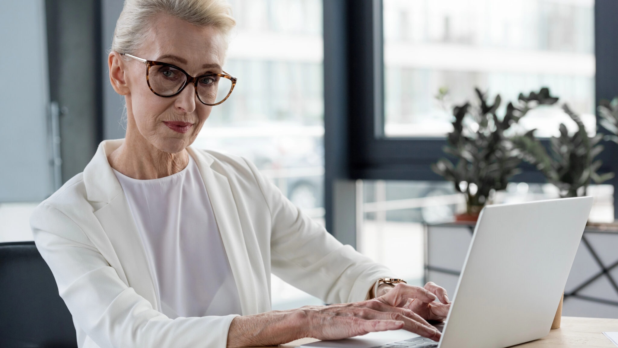 18 Jobs for Retirees That Combine Flexibility, Income, and Something To ...