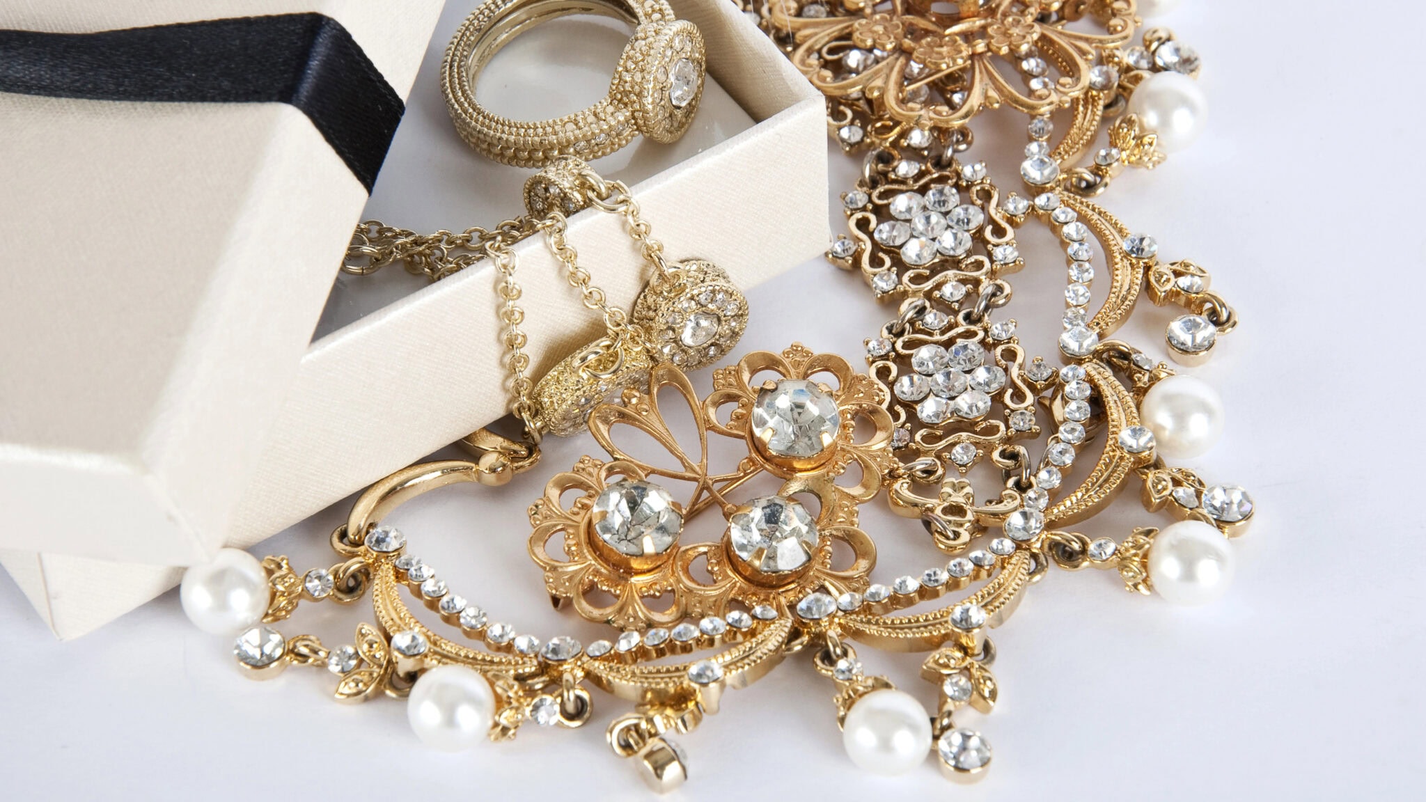 These 20 Items Are Popular at Pawn Shops (Most People Already Own Some ...