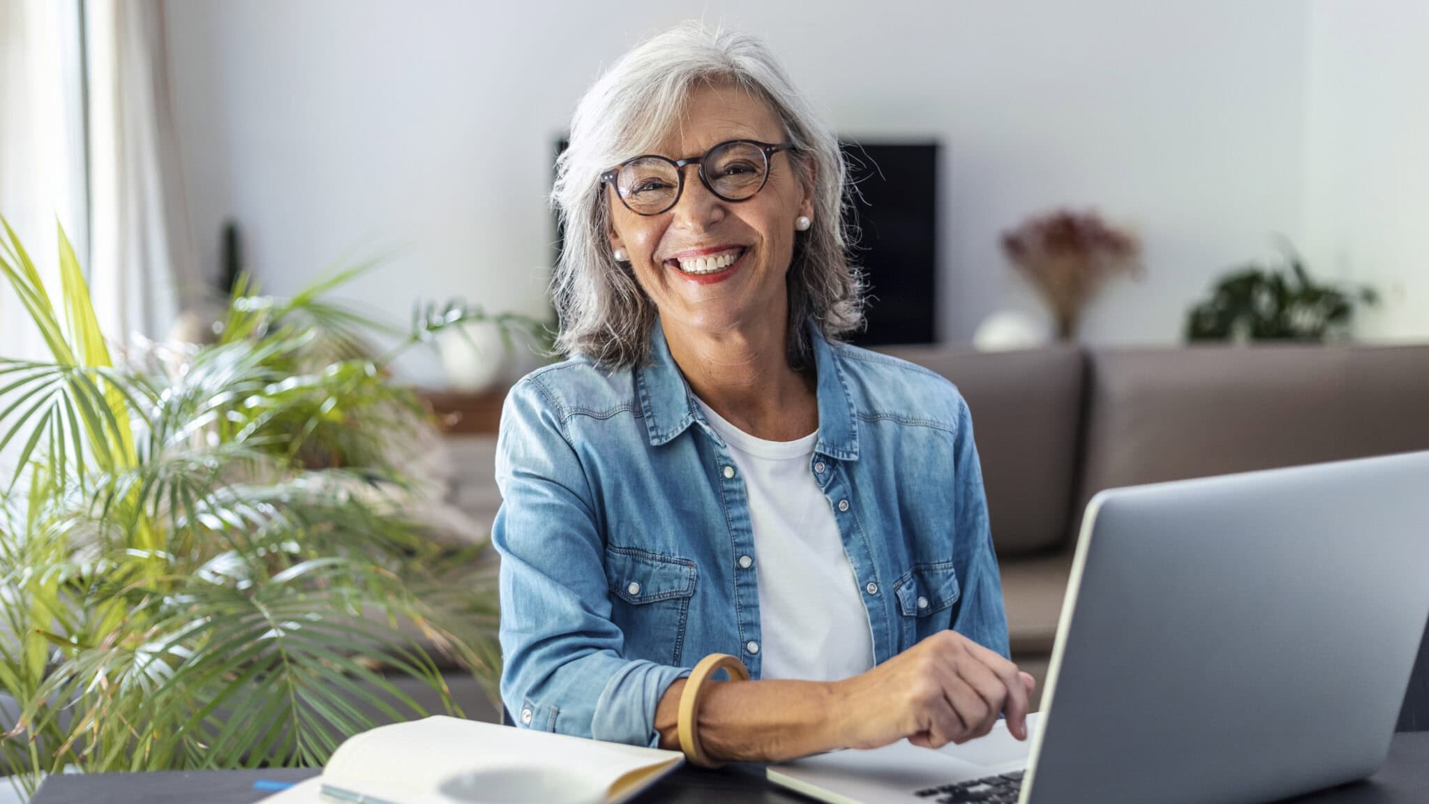 18 Flexible Jobs for Retirees Who Want Extra Income and Something To Do ...